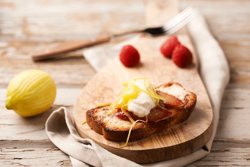 THE IDEAL RECIPE FOR GLAZED LEMON DRIZZLE FRUIT SODA WITH RHUBARB ...